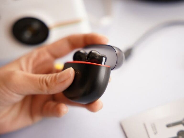 Ultima Atom 255 Full Review: Good Earbuds At A Cheap Price?